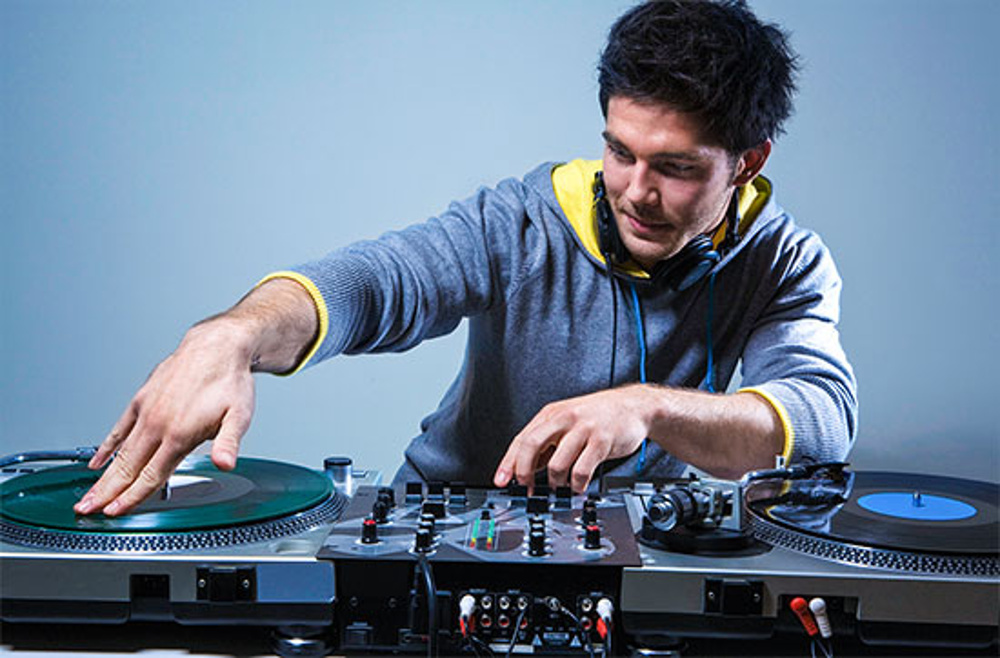 DJ & Producing Workshop - München - YourNextStories | Revolutioniere ...