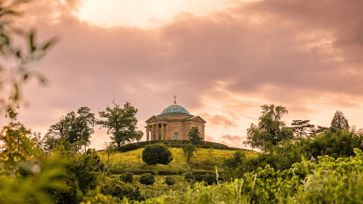 Licht aus - Spot an: Die Grabkapelle am Württemberg erleben - 31.01. ...
