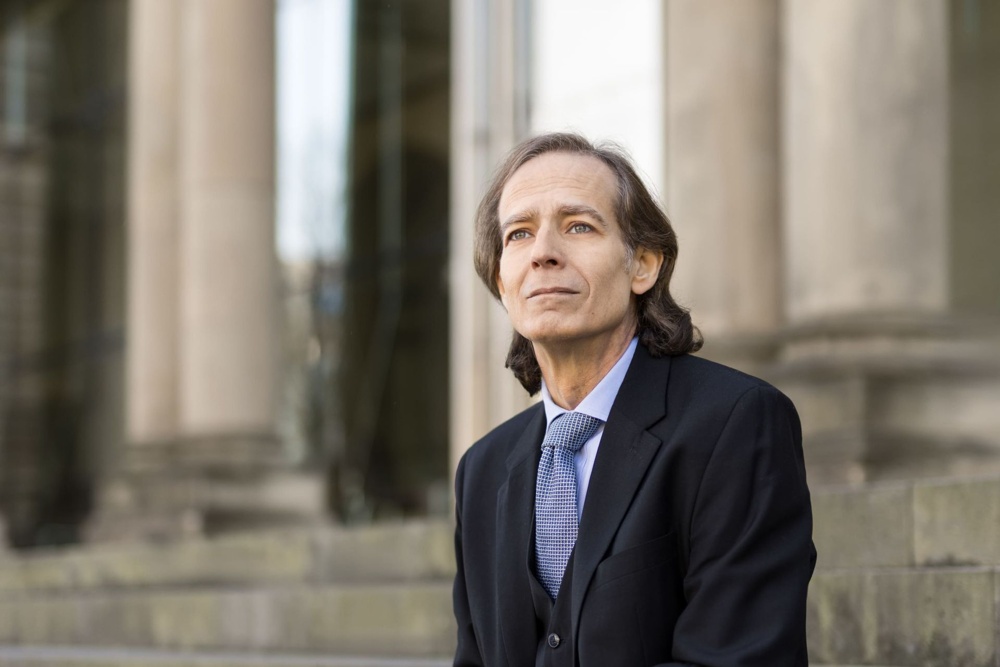 Menachem Har Zahav spielt beliebte Meisterwerke der Klavierliteratur in ...