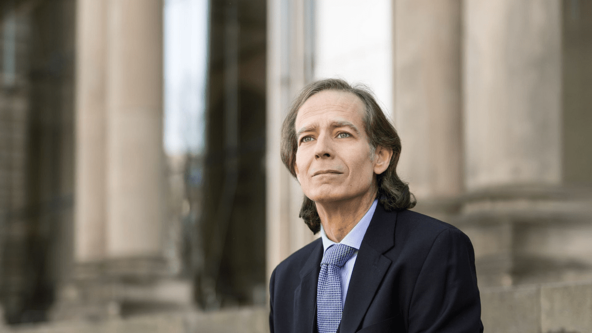 Menachem Har Zahav spielt beliebte Meisterwerke der Klavierliteratur in ...