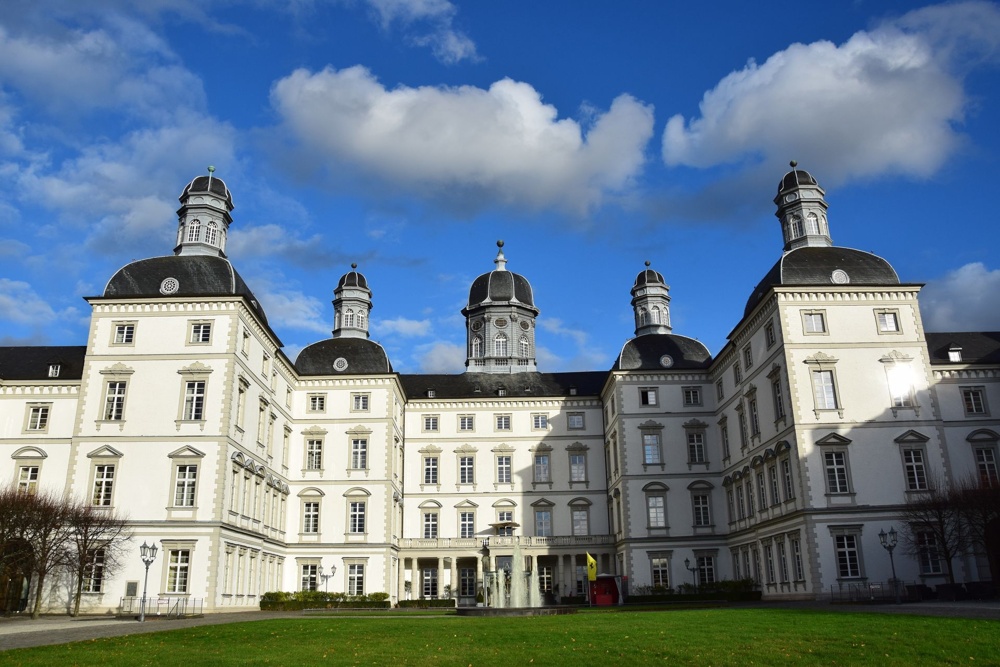 Historical Castle Tour and Royal Tea Time - 14.06.2026 - Bergisch ...